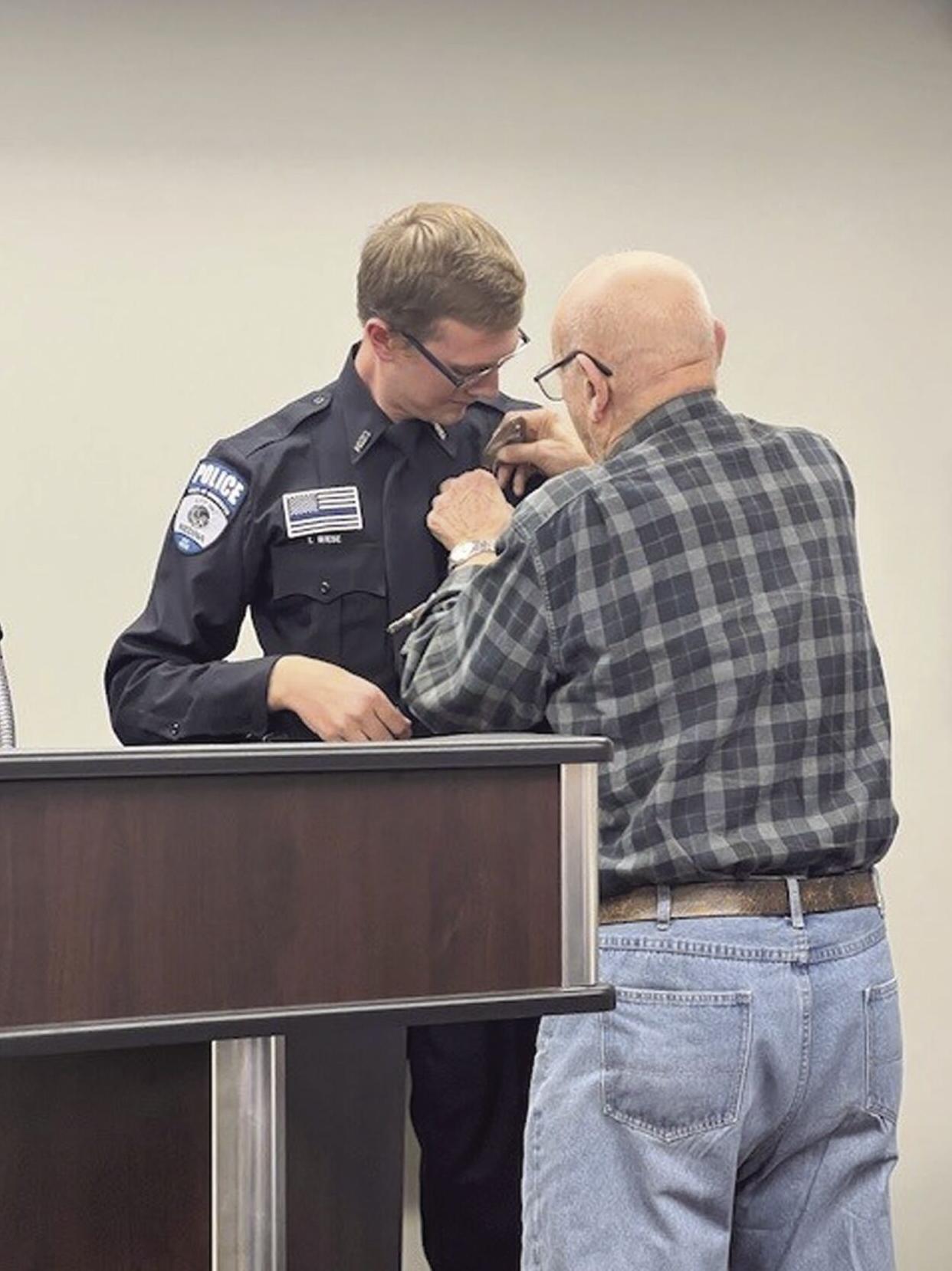 Police officer takes oath of office at Medina City Council meeting ...