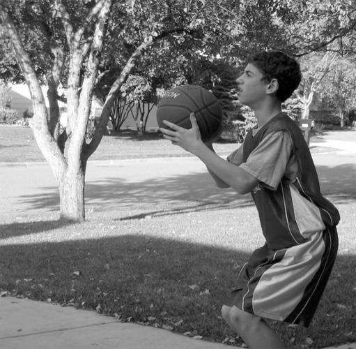 St. Louis Park comedian presents ‘King of the Court’ show | Free ...