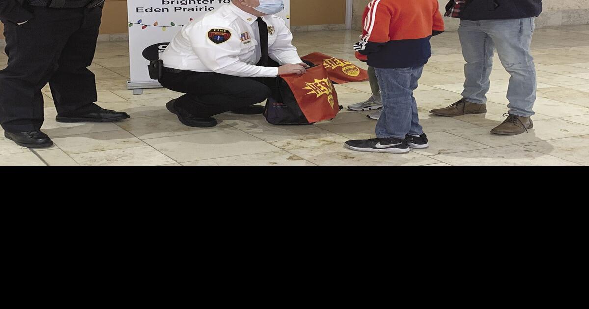 Eden Prairie fire, police chiefs reach out with ‘Holidays and Heroes ...