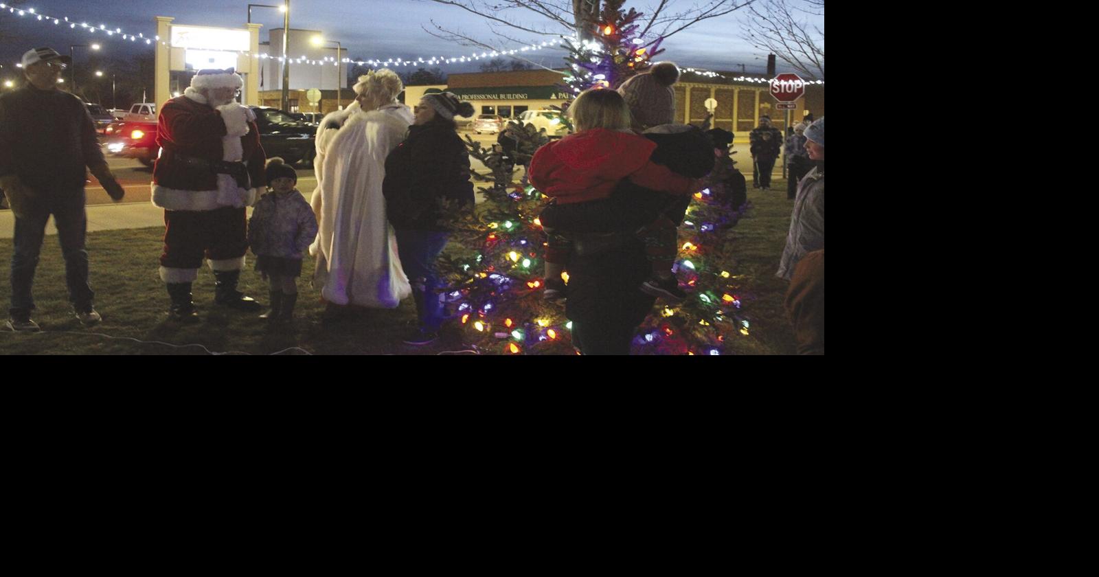 Tree Lighting welcomes holiday season to Milaca | Free | hometownsource.com