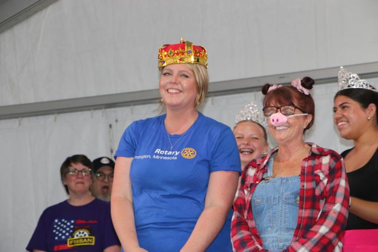 The 2024 Kiss the Pig winner is crowned at Dew Days | Farmington ...