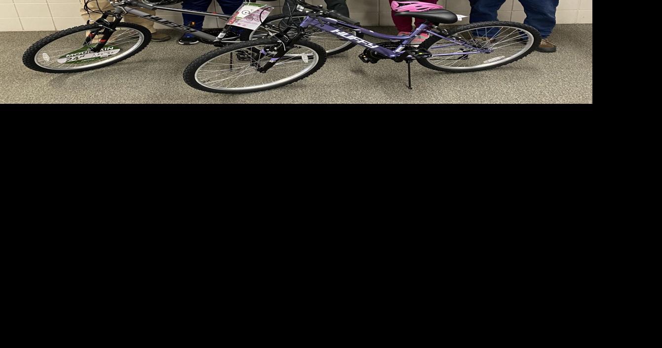 Lindbergh Elementary students win bikes for reading | Education | hometownsource.com