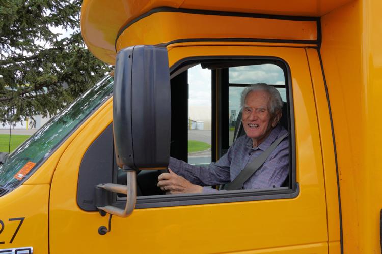 94-year-old Brooklyn Park man is the world’s oldest bus driver | Local ...