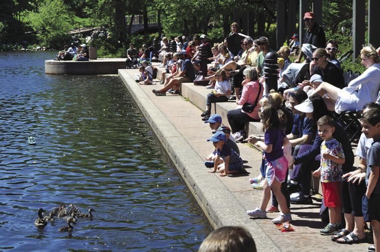 Anchors aweigh for annual Parade of Boats | Edina | hometownsource.com