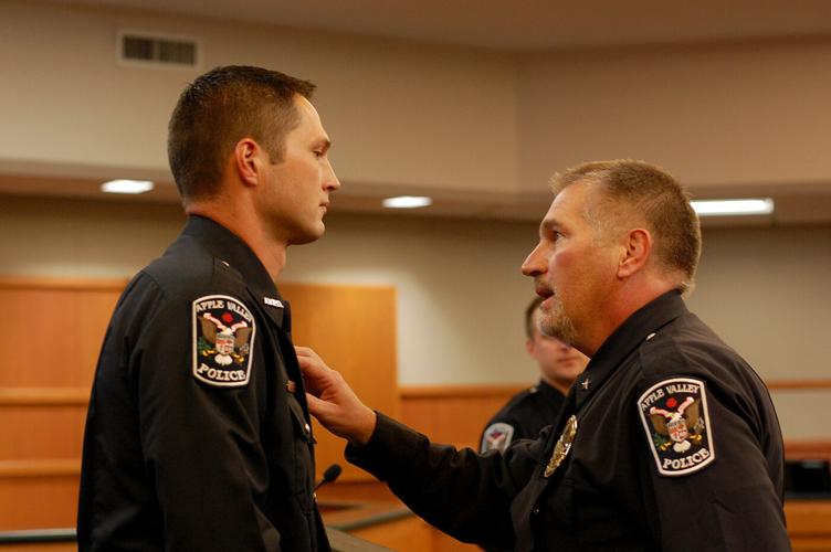 New Apple Valley police officers welcomed | Local News | hometownsource.com