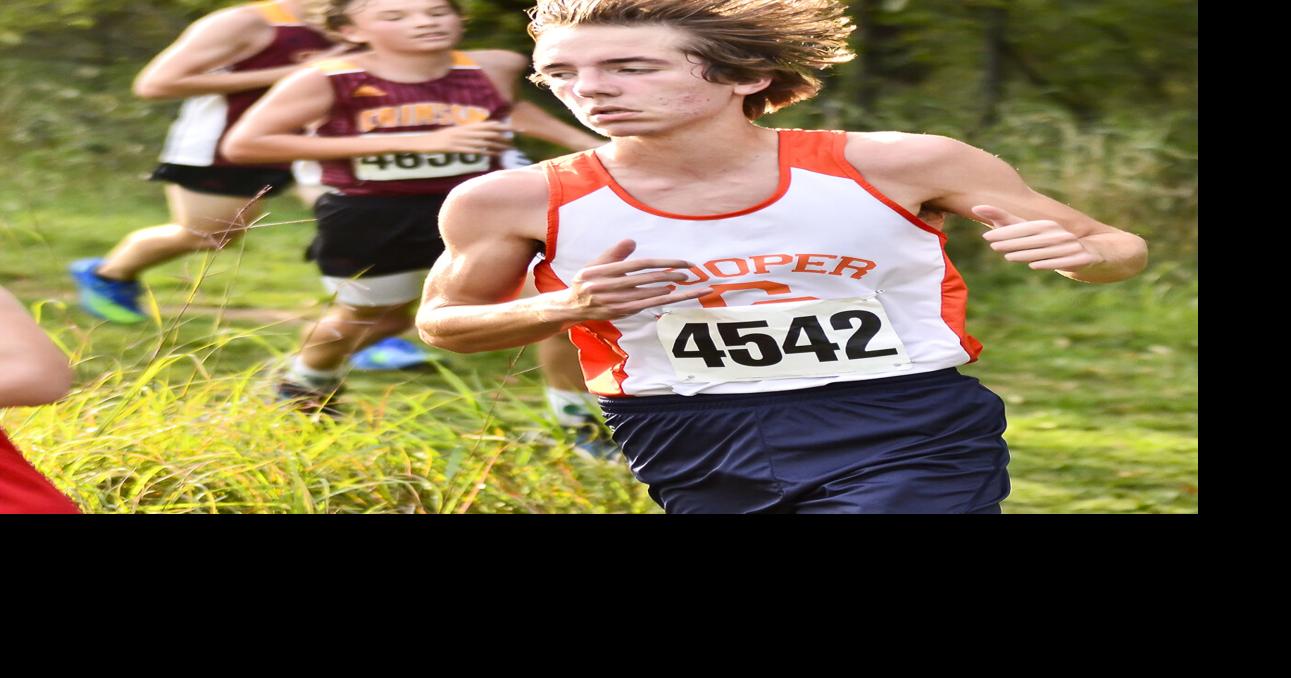 Robbinsdale Cooper cross country: Two top-70 finishes for Hawks at ...