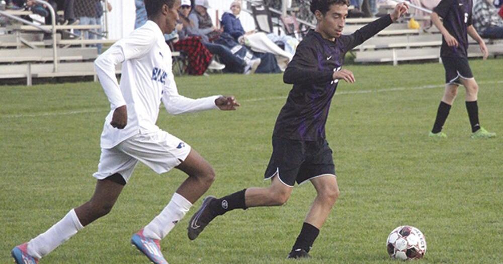 Flyers boys dominate CMC | Sports | hometownsource.com