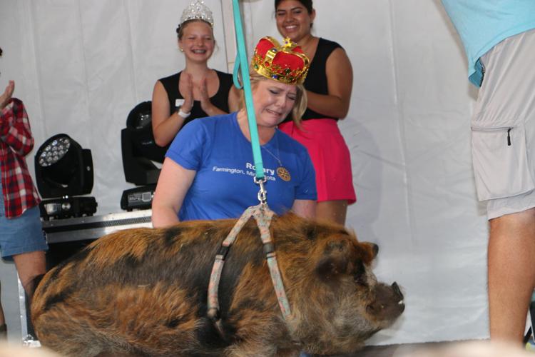 The 2024 Kiss the Pig winner is crowned at Dew Days | Farmington ...