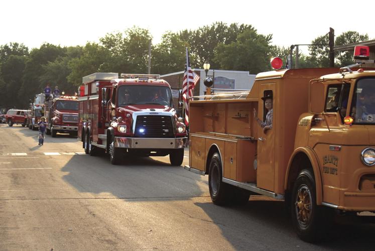 Isanti Rodeo Jubilee parade draws boisterous crowd | Community ...
