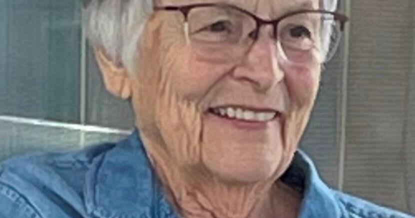 Carol Louise Bowden | Obituaries | hometownsource.com