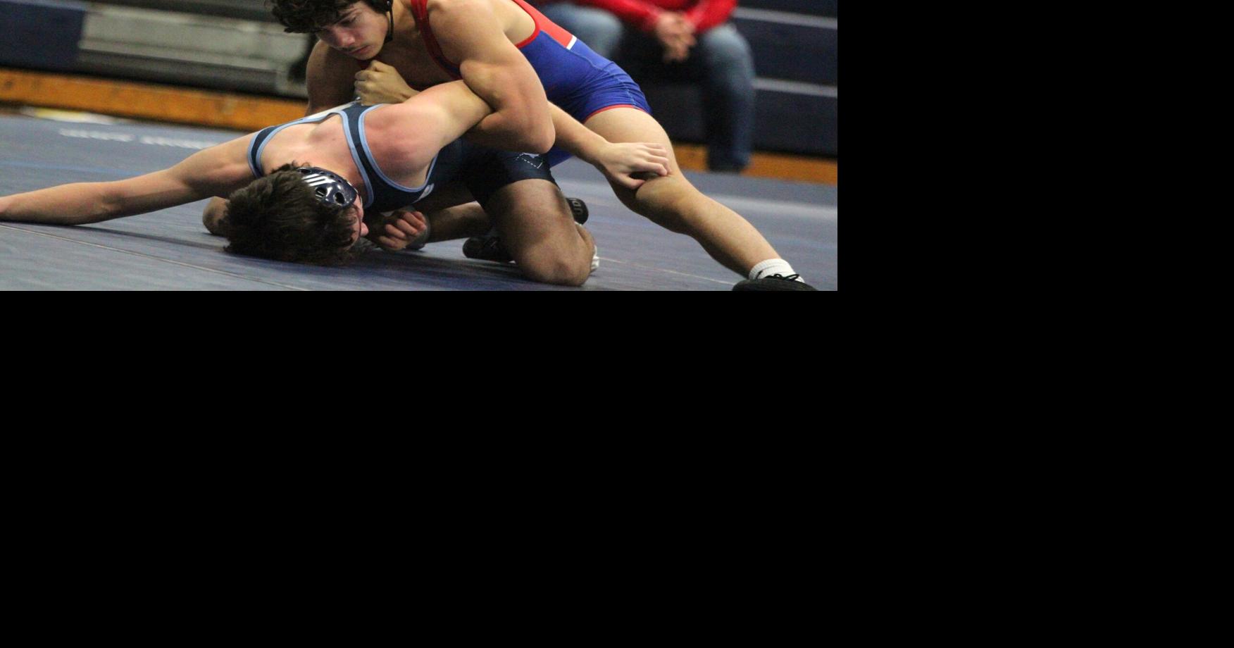 Falcons wrestling battles Bengals | Sports | hometownsource.com