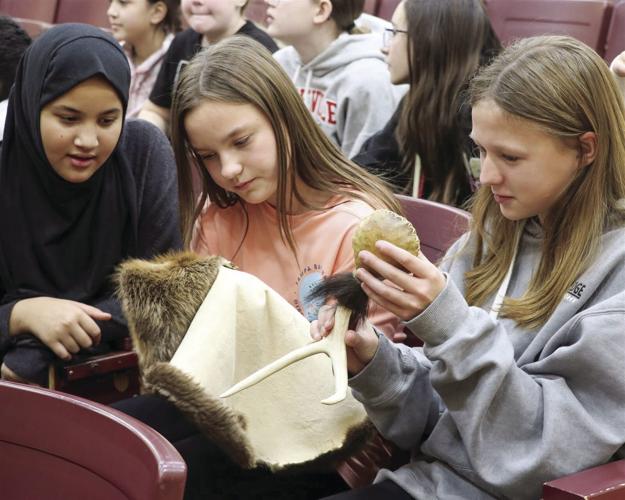 Lakeville students get hands-on experience with American Indian culture ...