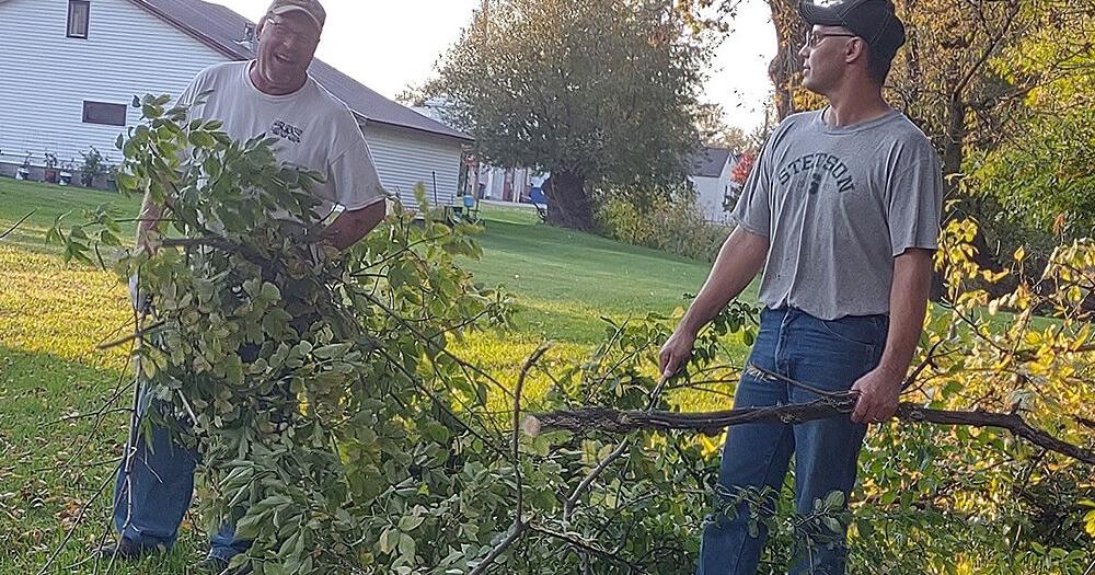 Randall Cushing Area Lions Club cleans up | News | hometownsource.com