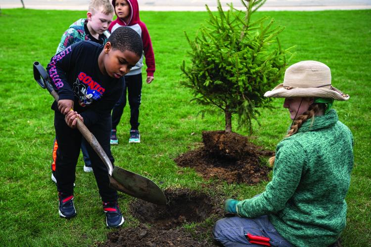 Alice Smith students help city plant trees | Hopkins | hometownsource.com