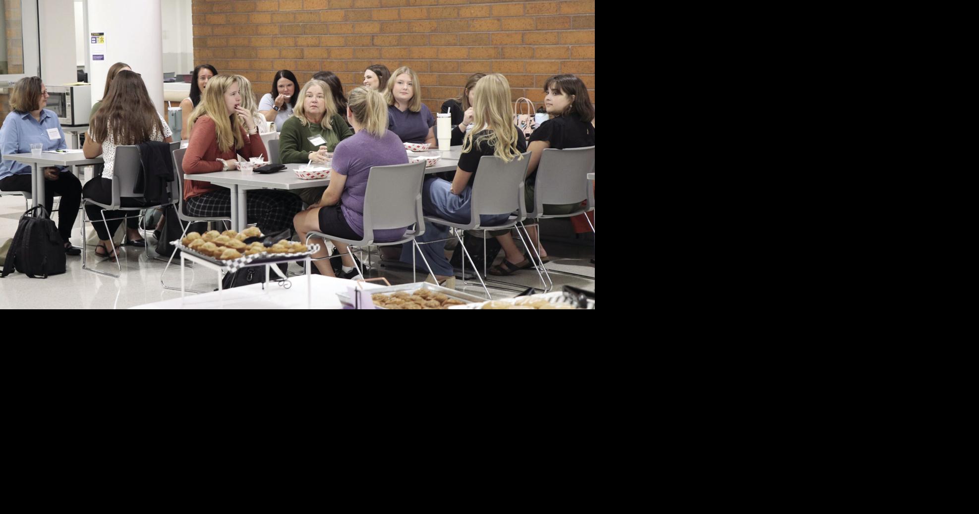 ISD 110 welcomes new staff for new year | Community | hometownsource.com