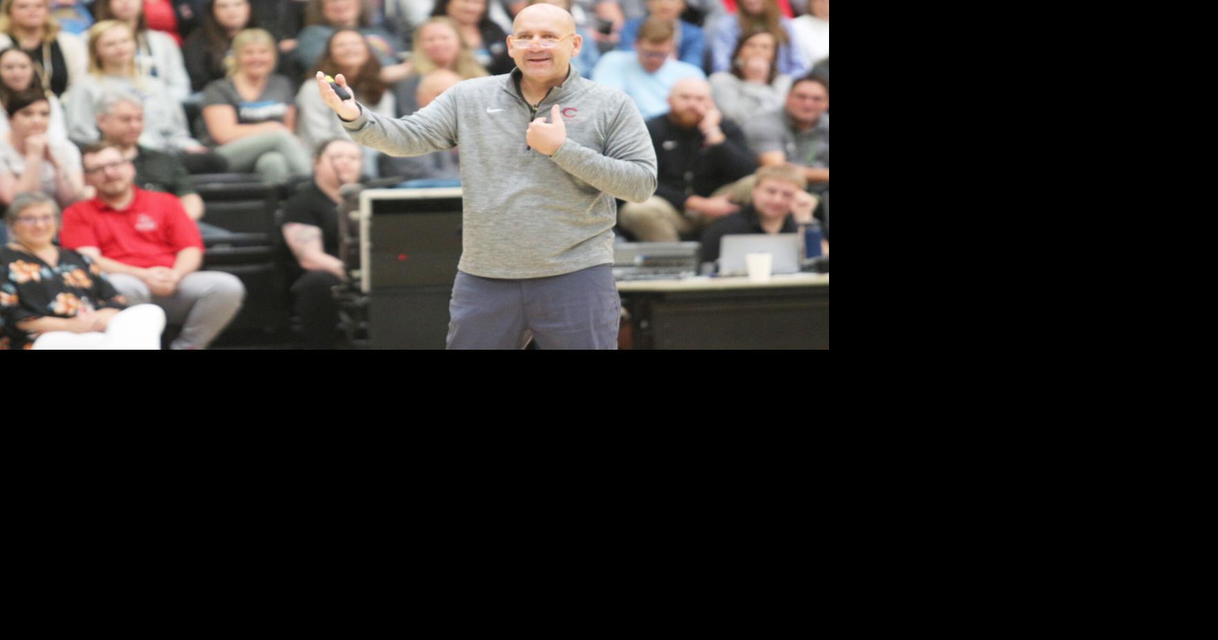 District 728 welcomes staff back with motivational speaker | Elk River ...