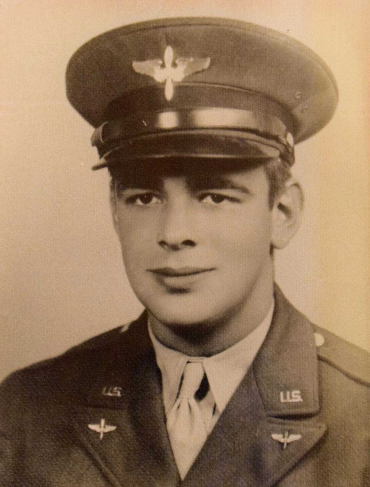 Wayzata’s Robert McWhite recalls service as a World War II pilot | Free ...