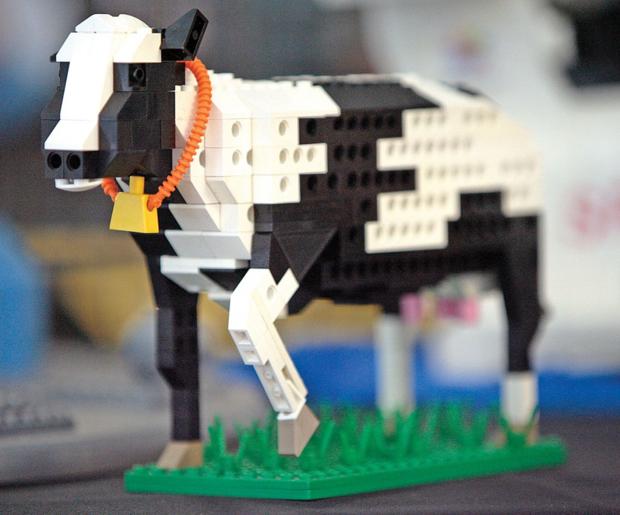 How To Build A Cow With Legos at Cameron Whitman blog