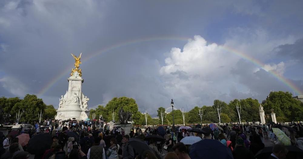 What To Know About U.K. Accession Rules After Queen’s Death | Top Story ...