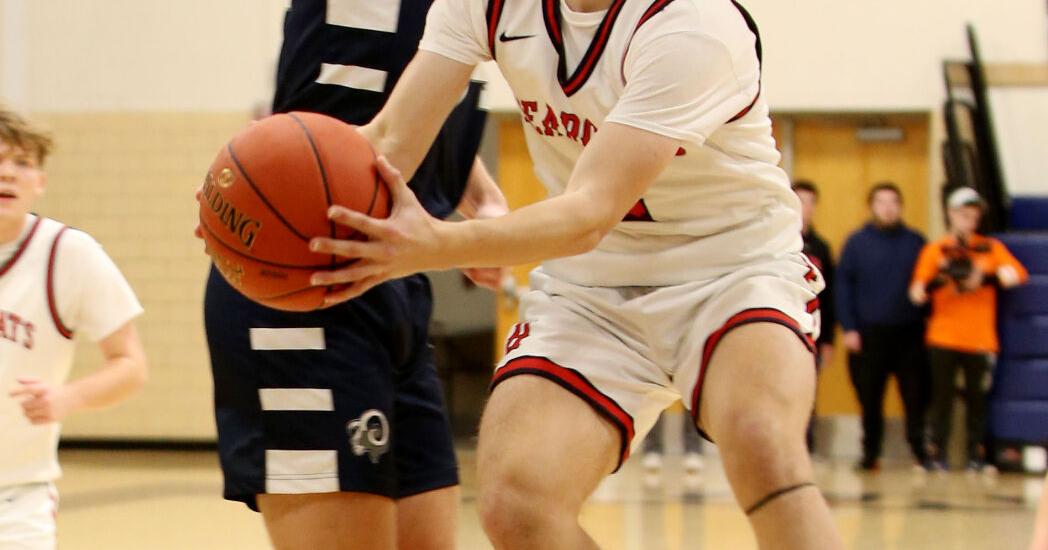 Bearcats ride huge first half to 74-50 win | Sports ...