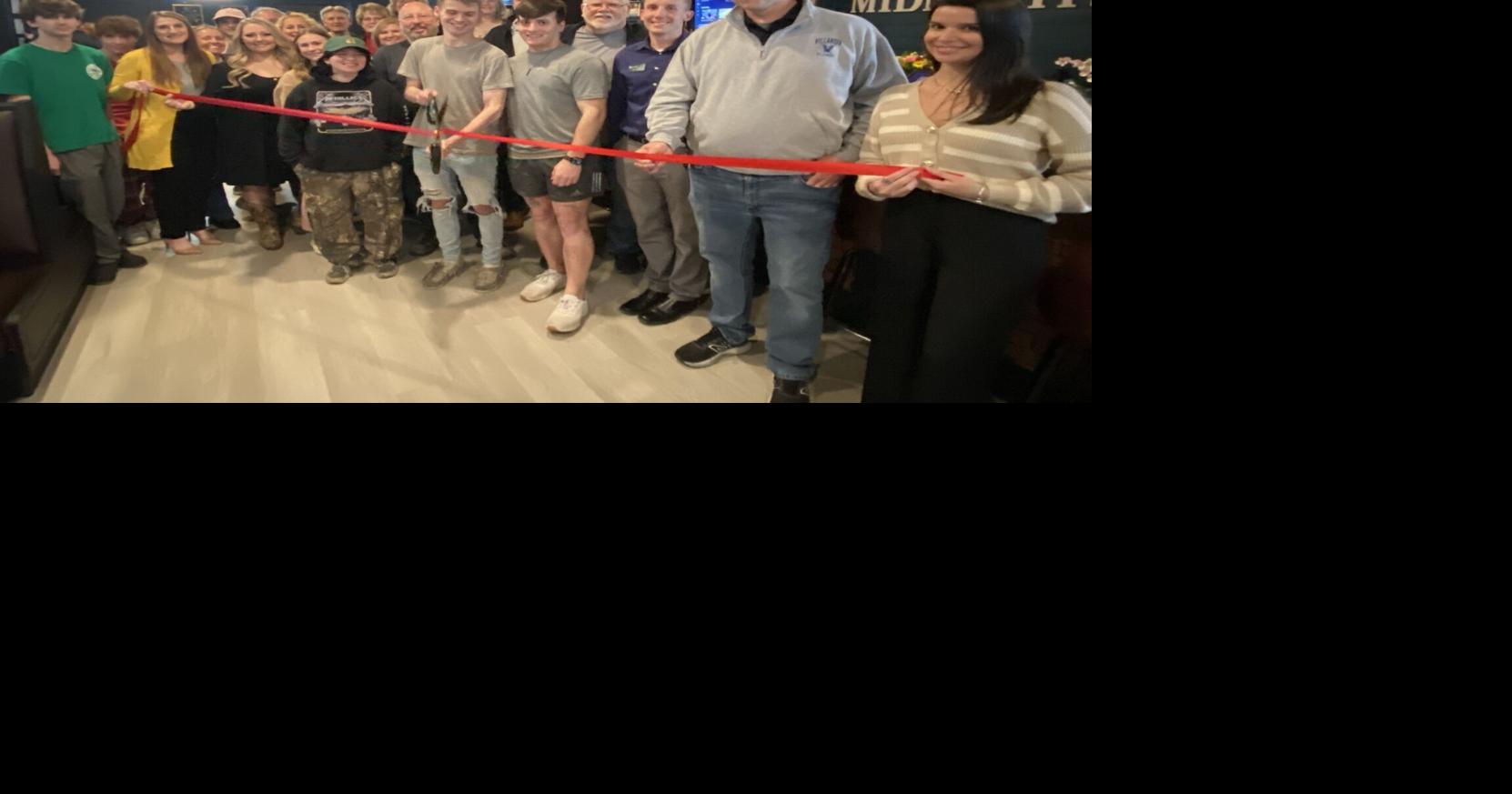 New Huntingdon bar and grill celebrated | Local | huntingdondailynews.com