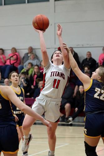 Titans claw back to top Rockets 47-38 | Local | huntingdondailynews.com