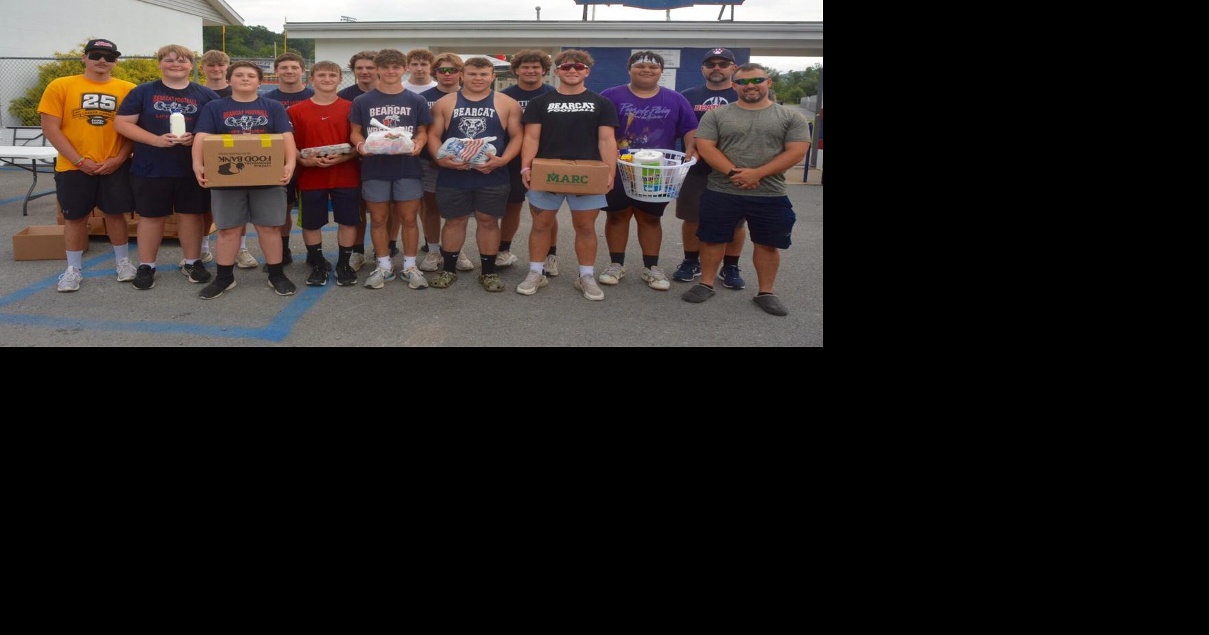 Bearcat squad turns out for veterans | Local | huntingdondailynews.com