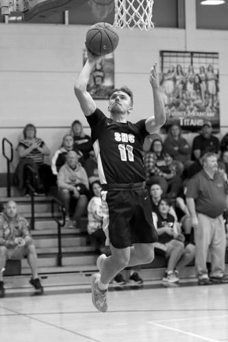 Rockets use strong second quarter to get past Titans | Local ...