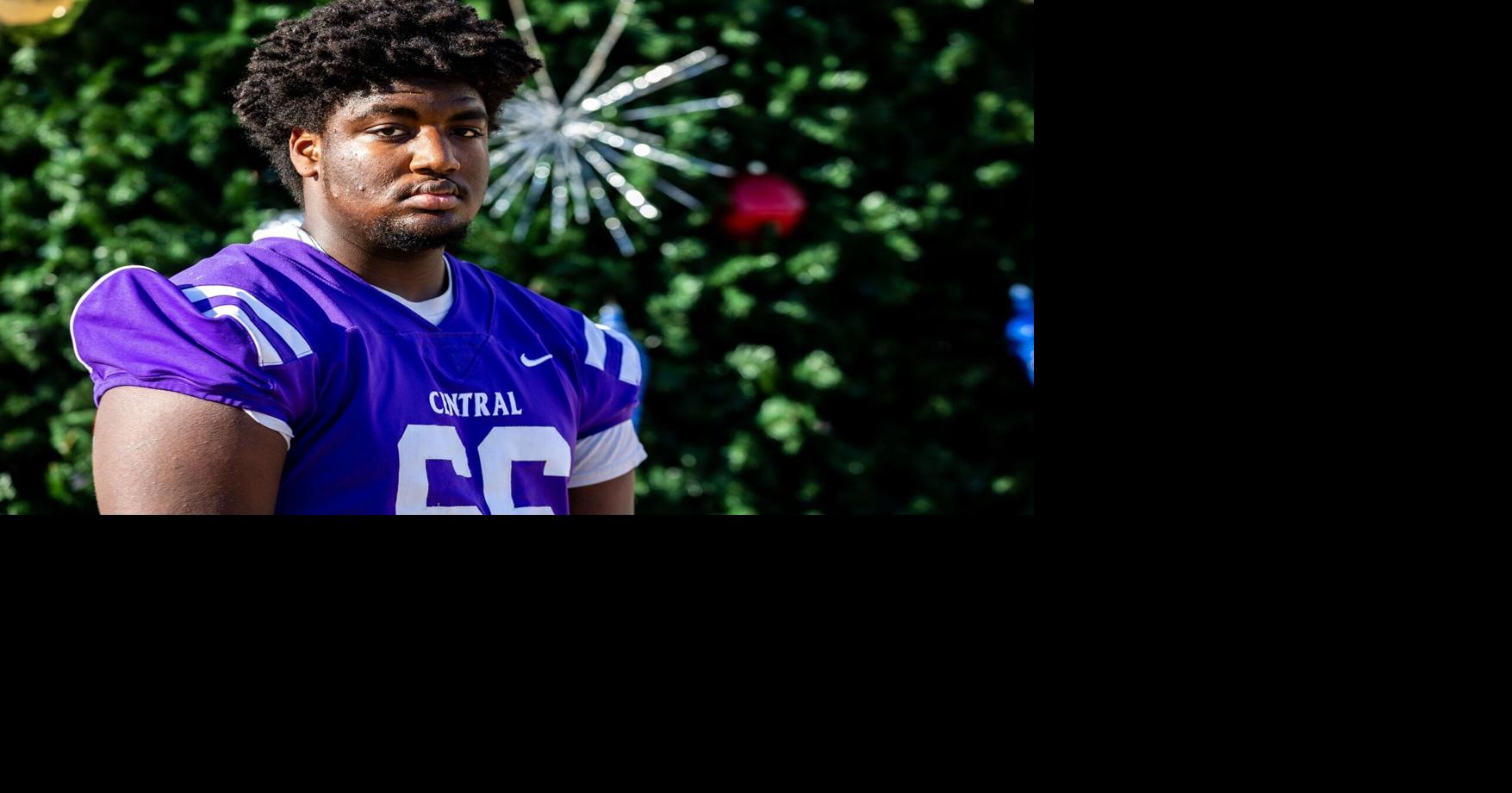 Omaha Central lineman Caleb Pyfrom picks Illinois over Nebraska, Minnesota