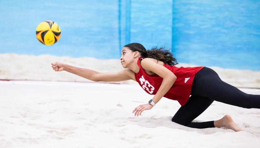 Volleyball freshmen Olivia Mauch, Skyler Pierce adjusting