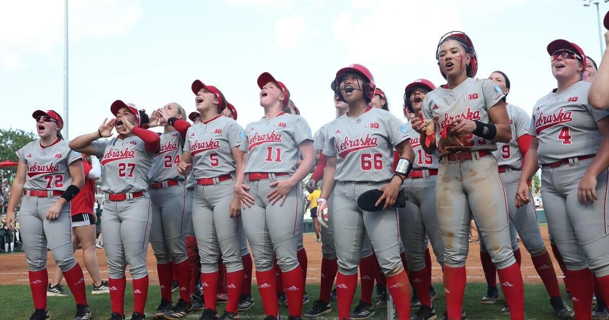 Nebraska softball wins, advances to Super Regionals