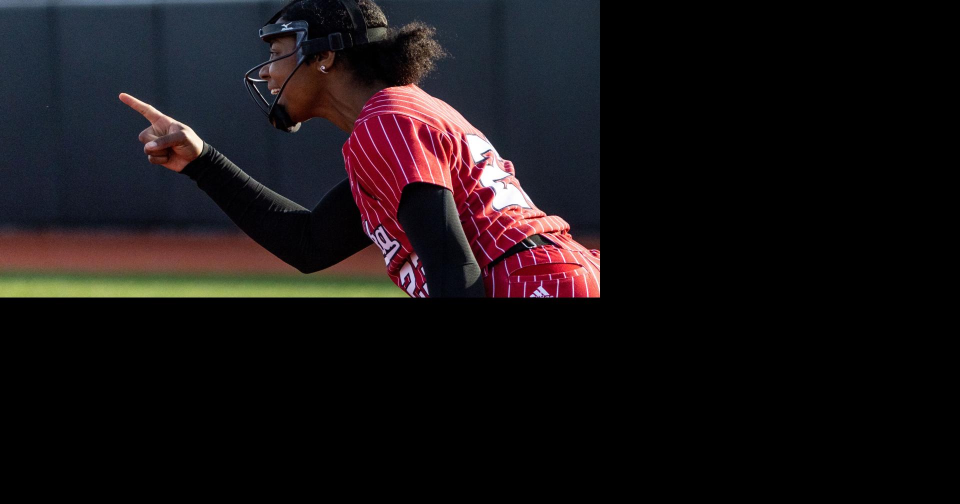 Nebraska softball sweeps Omaha behind Courtney Wallace's standout day