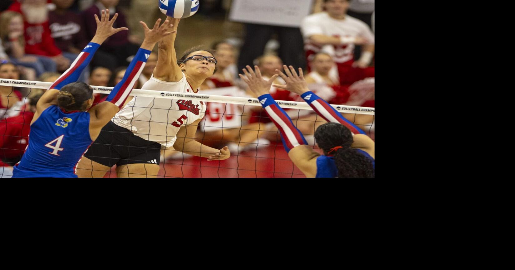 Nebraska volleyball sweeps Kansas, advances to Elite Eight