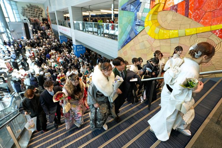 Photos of 20-year-olds at a Coming of Age Day ceremony in Japan | World ...