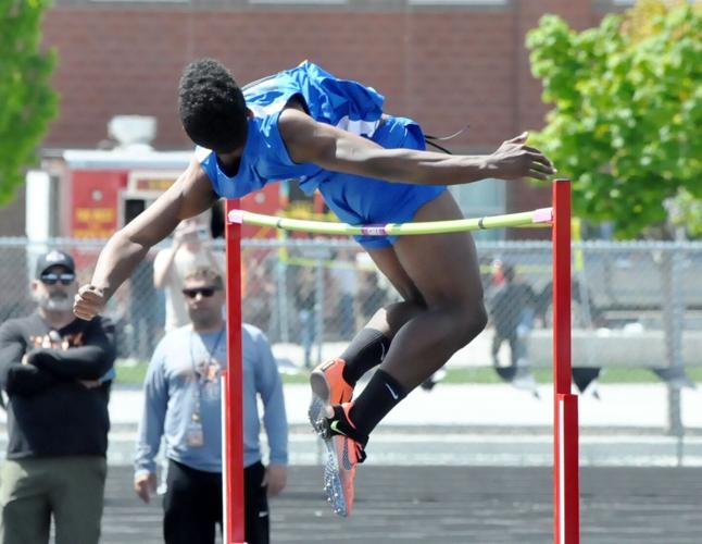 Record-setting District sends 11 Huskies to State track | Local Sports ...