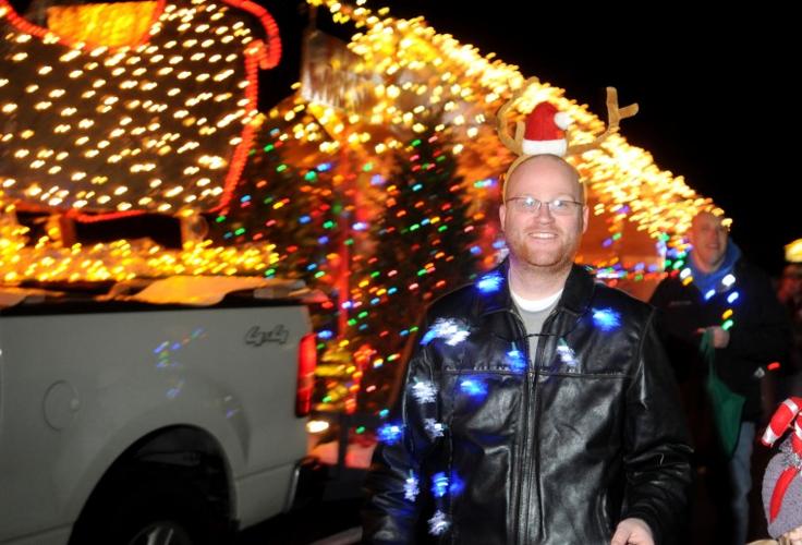 Heritage School, United Hauling floats recognized in Night Light Parade ...