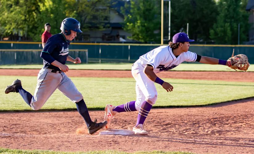 Mountain View wins first district title after scary injury to pitcher ...