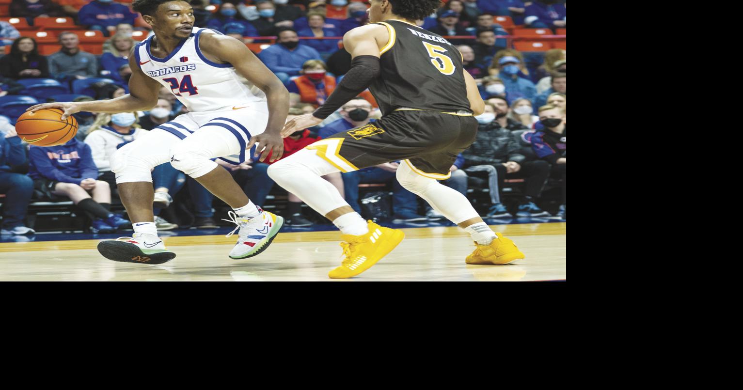 Boise State edges out Wyoming, ties program record with 13-game winning ...