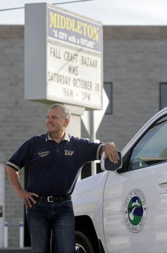 Retired ISP captain will work to build new Middleton Police Department ...
