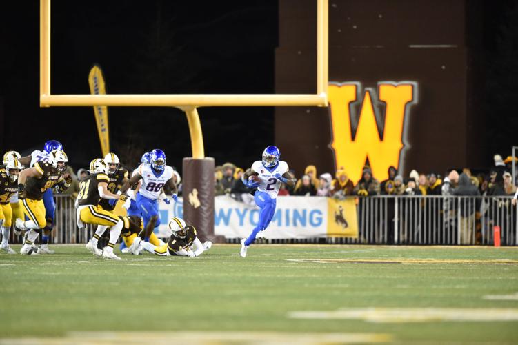 After wild ending, Boise State squeaks out win over Wyoming to win ...