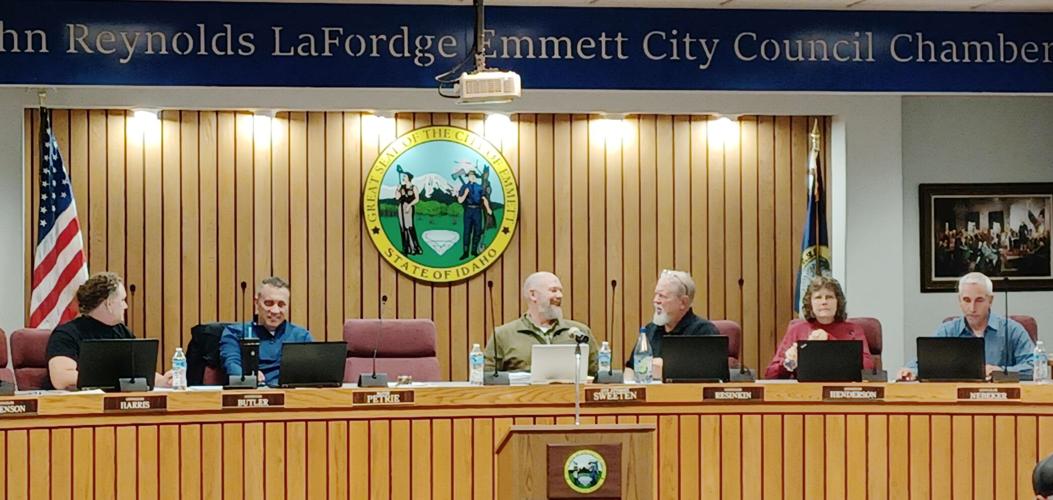 Emmett remembers former mayor with naming of remodeled Council Chambers ...