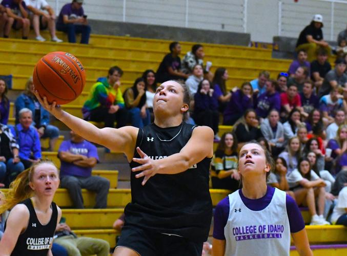 College of Idaho hosts “Meet the Yotes” for basketball programs | Local ...