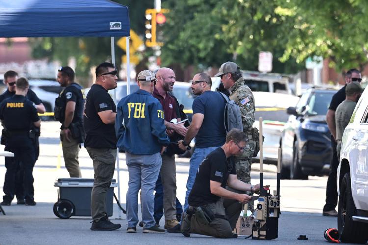 Police locked in negotiations with man in Bakersfield holding hostages ...