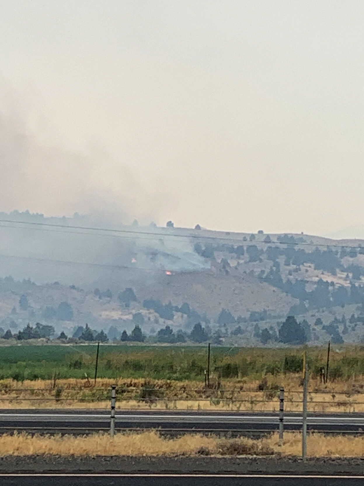 Travel alert: I-84 closed in both directions due to wildfire in eastern ...