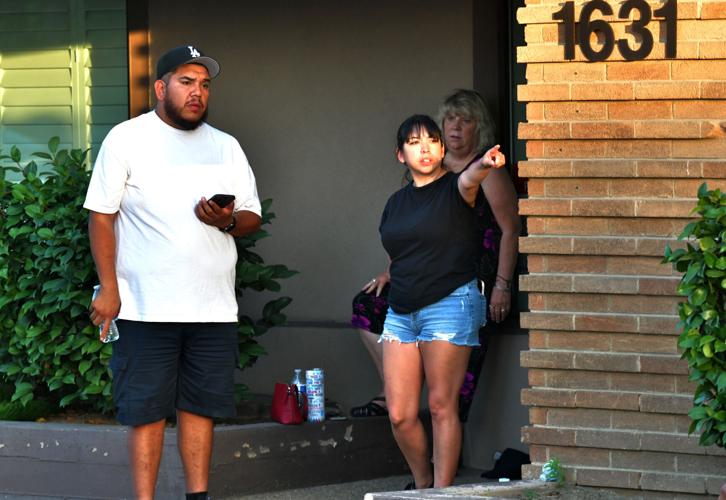 Police locked in negotiations with man in Bakersfield holding hostages ...