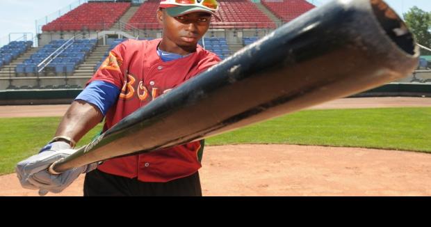 Dunston Jr. more confident, prepared for second stint with Hawks ...