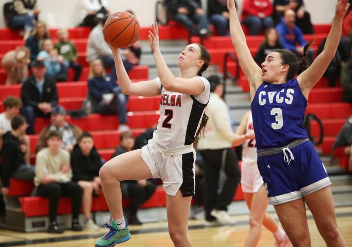 Melba's dynamic duo carries Mustangs to win over Cole Valley Christian ...