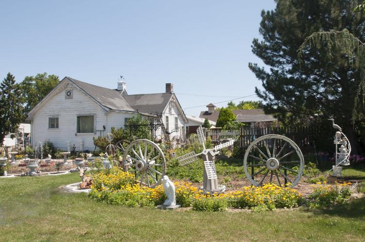89-year-old Meridian man builds collection of almost 1,800 Nativity ...