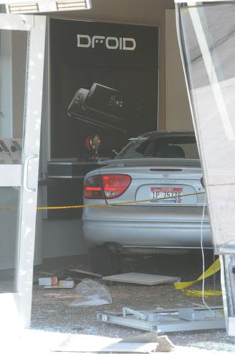 Car crashes through Verizon Wireless store in Nampa | Complete news ...