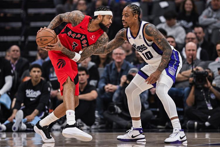 Barnes, Raptors heat up in third quarter to beat Kings 122-109 ...